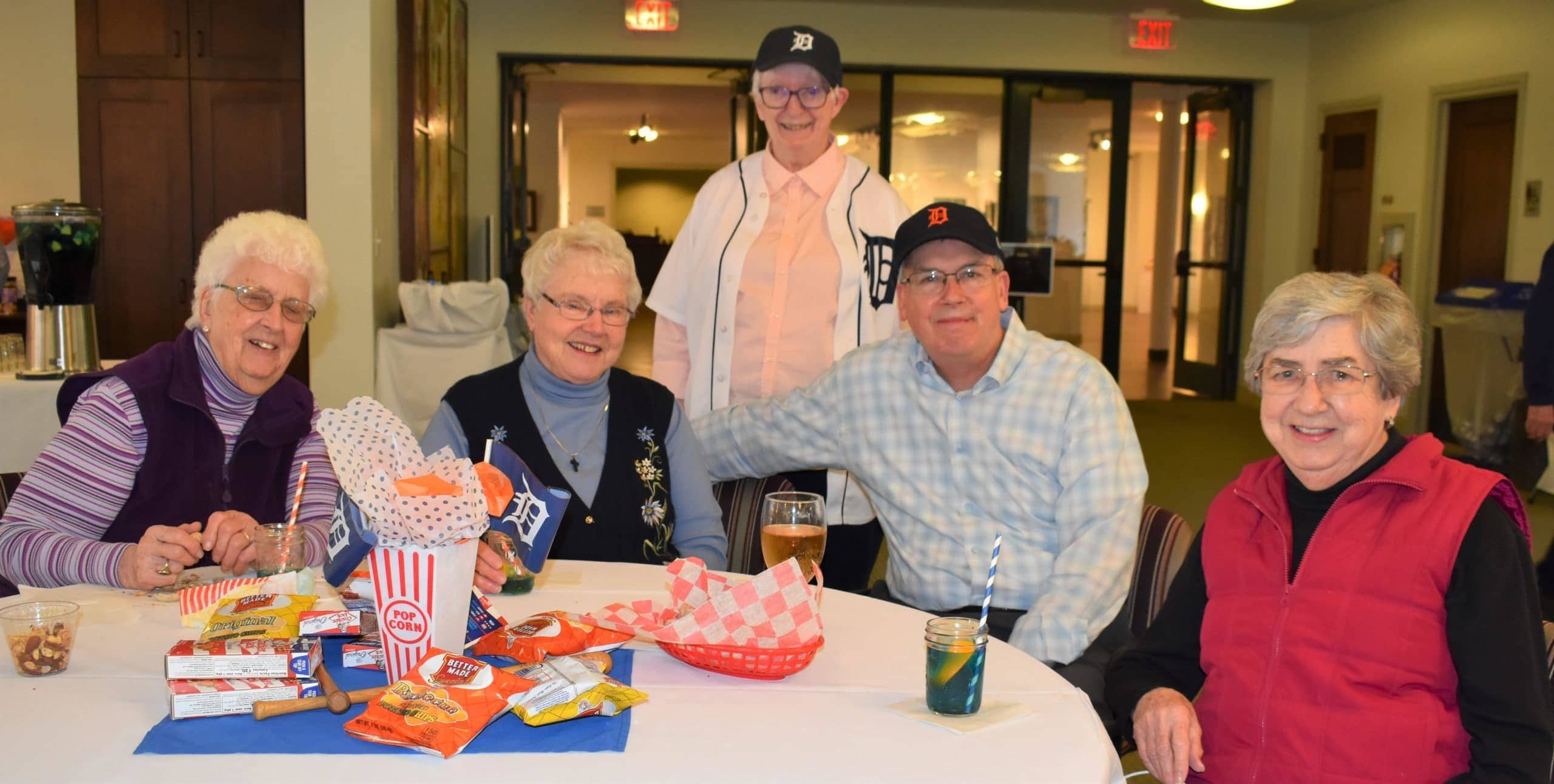The mayor and the sisters - IHM Sisters